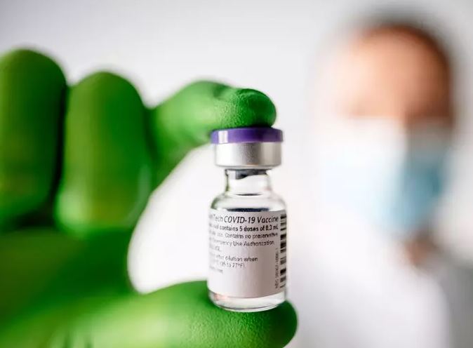 PFIZER E JOHNSON & JOHNSON DÃO PRIMEIRO PASSO PARA QUE VACINAS SEJAM ...